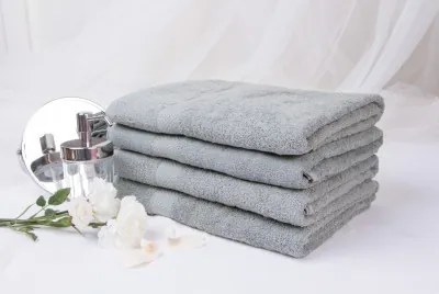 XPOSE ® Froté osuška VERONA - světle šedá 70x140 cm