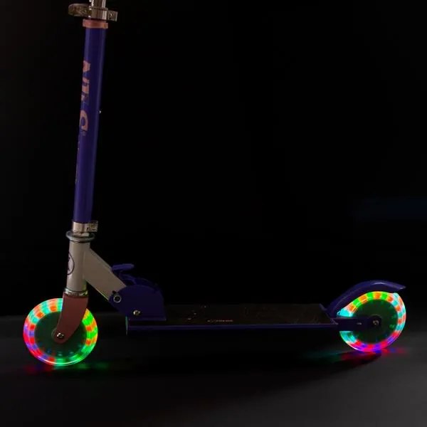 HD120L FIALOVÁ KOLOBĚŽKA NILS EXTREME