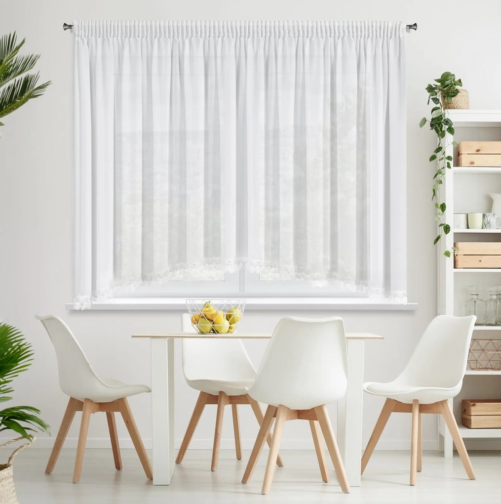 ZÁCLONA NA PÁSCE LORETA 400X160 CM BÍLÁ