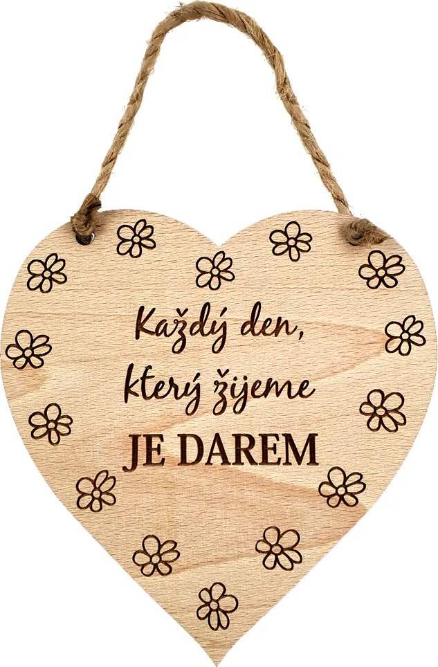 AMADEA Dřevěné srdce s textem Každý den, který žijeme.., masivní dřevo, 16 x 15 cm