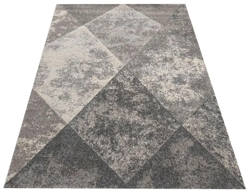 Moderní koberec s motivem kosočtverců šedé barvy Šířka: 120 cm | Délka: 170 cm