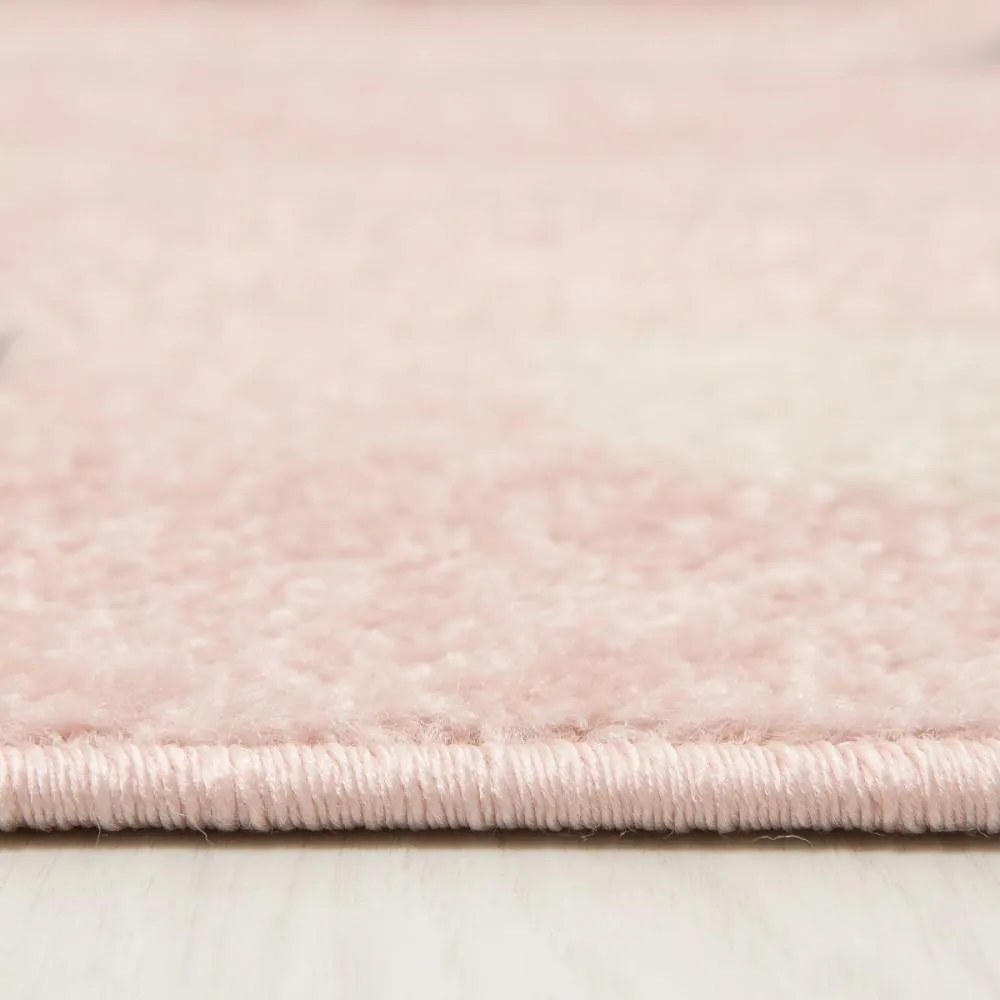 Dětský kusový koberec Králíček v klobouku růžový 140x200cm