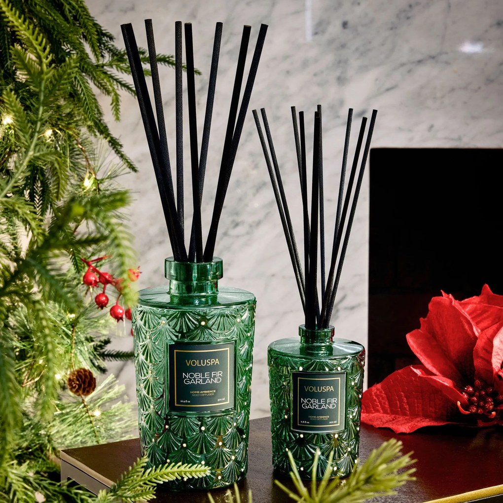 Voluspa difuzér s tyčinkami Noble Fir Garland Objem: 500 ml