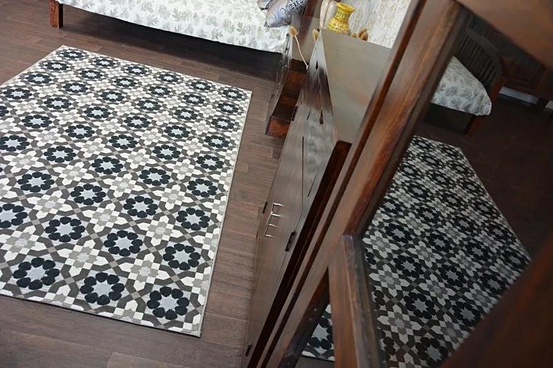 Kusový koberec LISBOA 27206/875 květiny hnědý