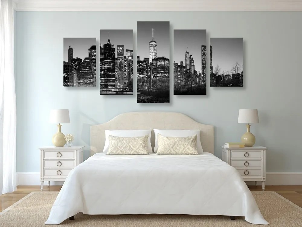5-dílný obraz centrum New Yorku v černobílém provedení - 200x100 cm