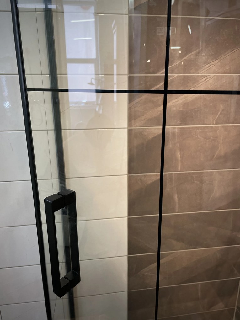 Aplomo Metro black 90x90 pětiúhelníkový sprchový kout