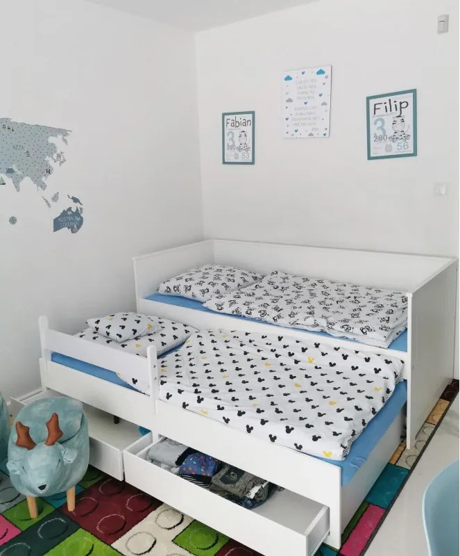 BabyBeds Praktická postel s přistýlkou a úložným prostorem HOMNES 200x90 bílá Matrace k posteli?: Ne, bez matrací Bílá