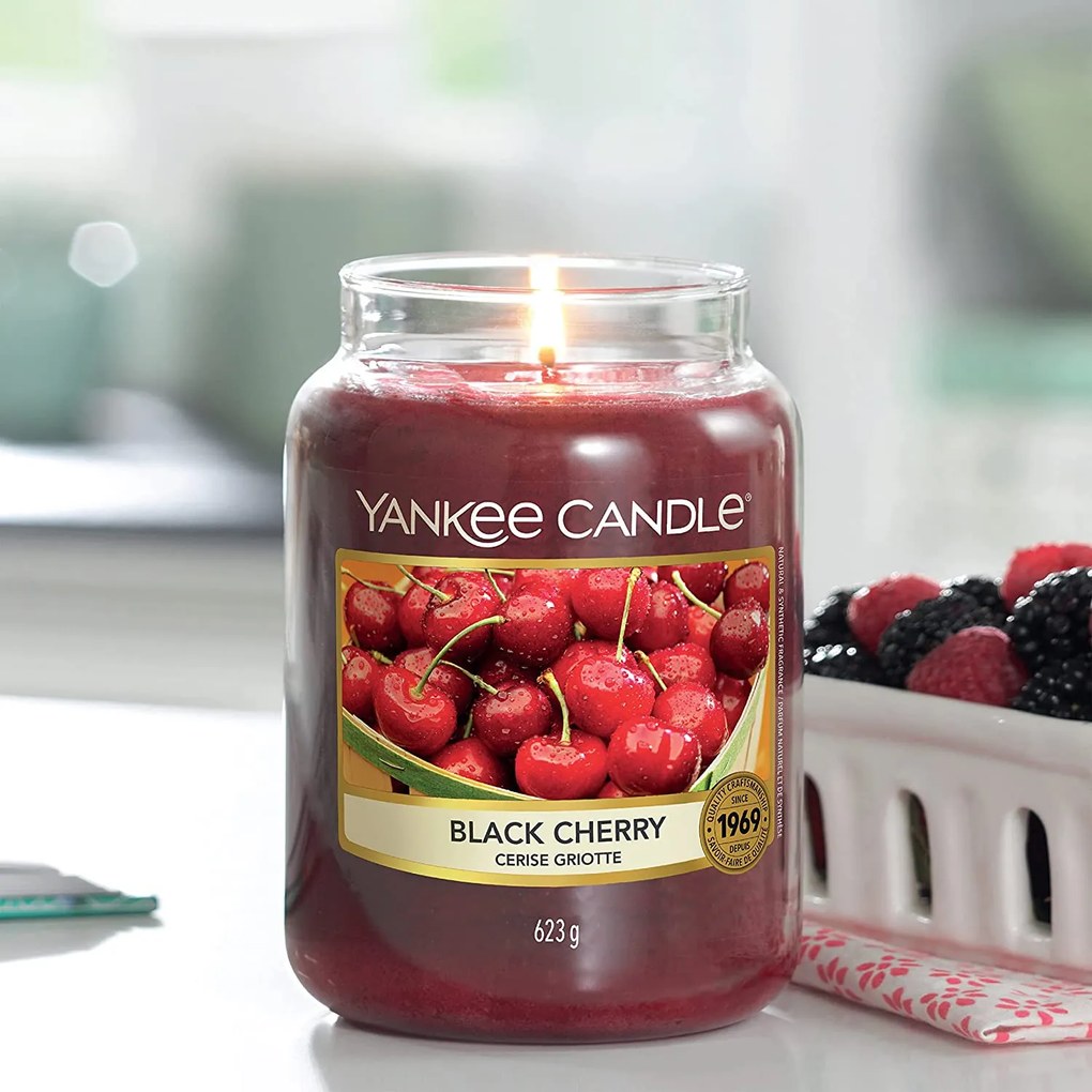 Yankee Candle vonná svíčka Classic ve skle velká Black Cherry 623 g