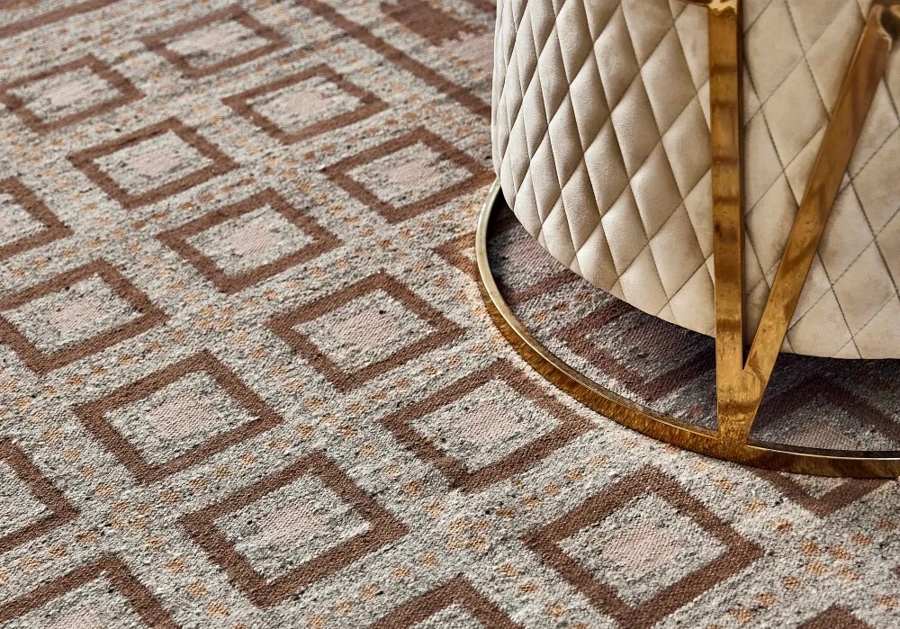Diamond Carpets India, Ručně vázaný kusový koberec Guggenheim DESP P81 Brown Natural, 200x290, hnědá, chodba / předsíň