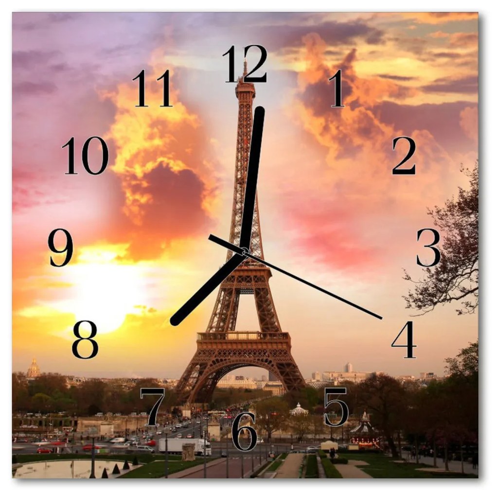 Skleněné hodiny čtvercové Eiffelova věž v Paříži