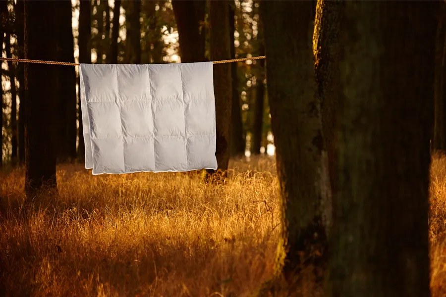 Lavinest Péřová přikrývka Comfort s úpravou proti roztočům Rozměr: 140x220 cm (650 g)