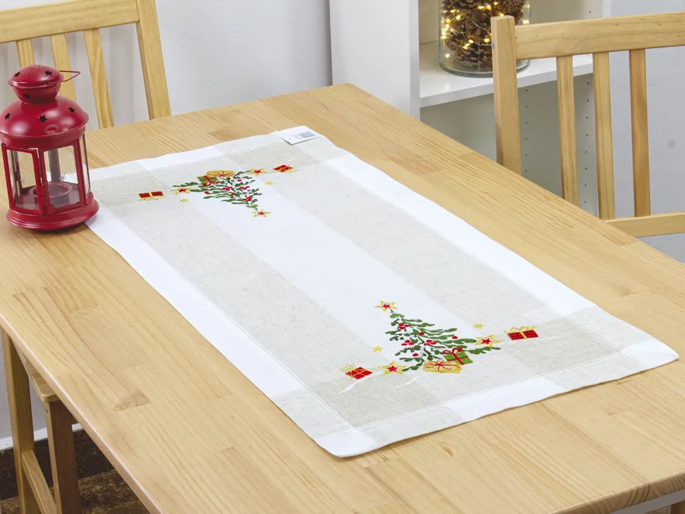 Vánoční vyšívaný ubrus Christmas tree TiaHome - 85x85cm