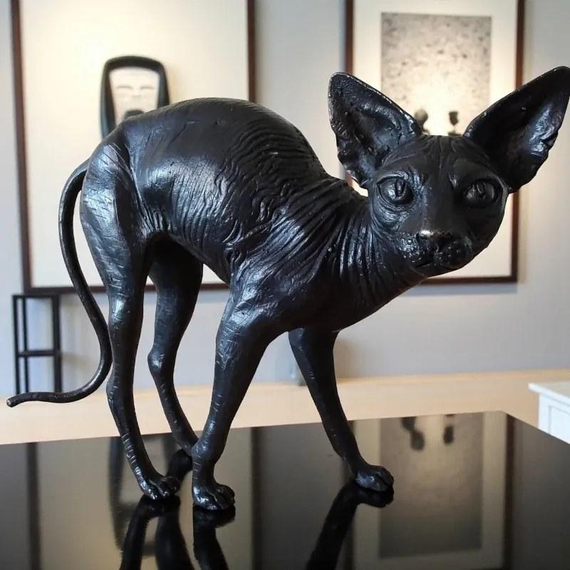 Sphynx – bronzová socha sfingy kočky, elegantní ručně vyrobená dekorace pro milovníky koček
