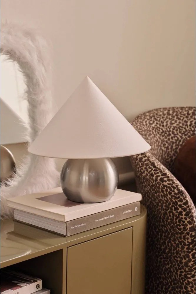 Bílá/v leskle stříbrné barvě látková stolní lampa (výška 38 cm) Connie – Ellos Home