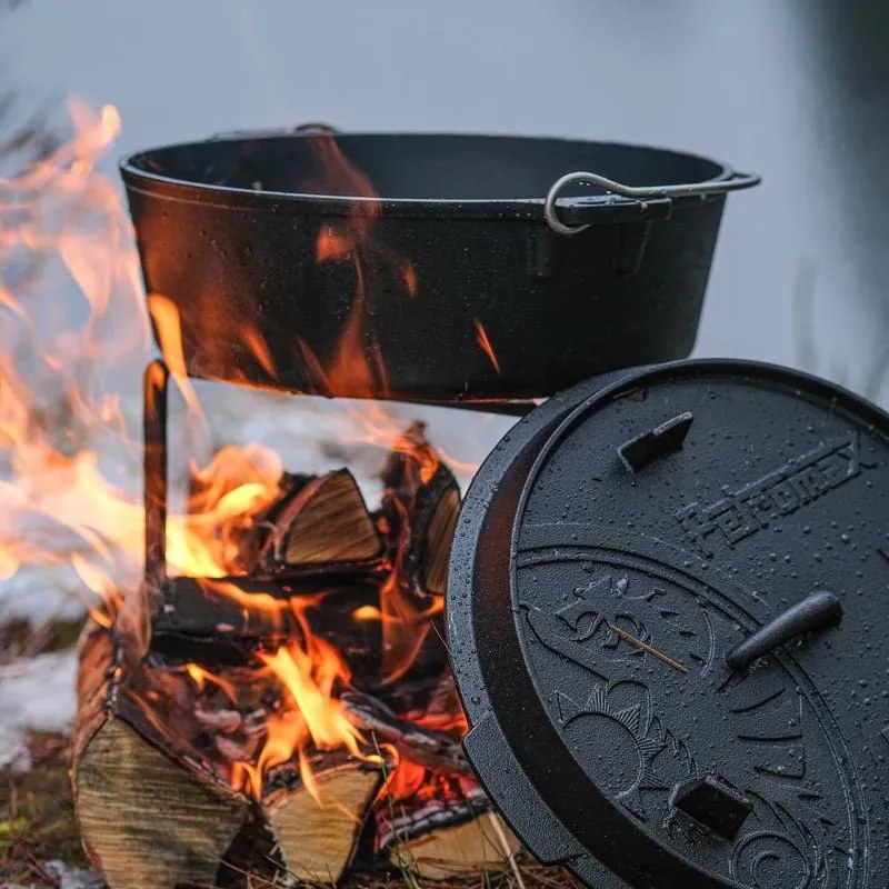 PETROMAX LITINOVÝ KOTLÍK BEZ NOŽIČEK "DUTCH OVEN"