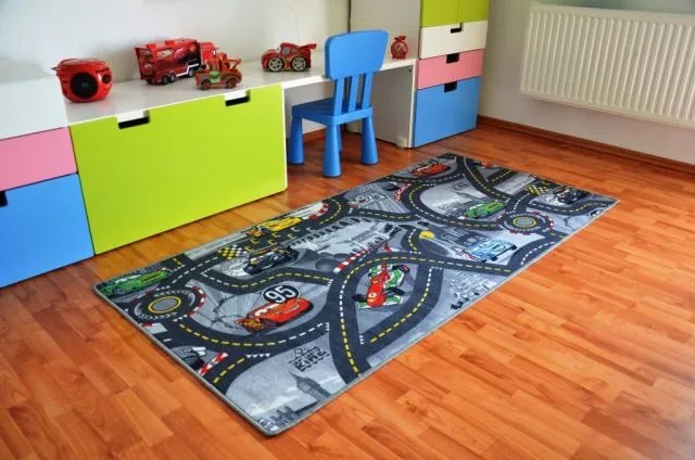 VOPI Dětský koberec The World od Cars 97 šedý Varianta: 133 x 133 cm