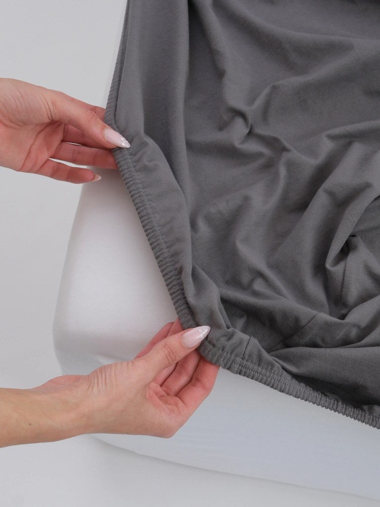 MK Lůžkoviny Jersey prostěradlo s elastanem 200 × 200 cm – tmavě šedé
