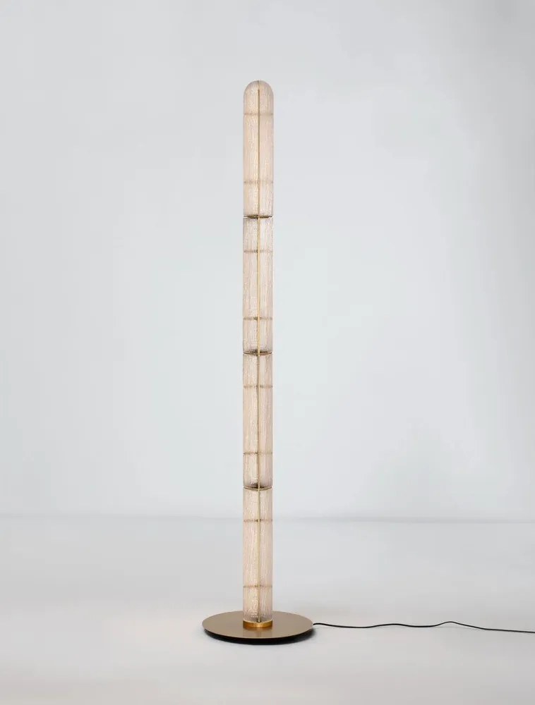 Kovová LED stojací lampa v mosazné barvě se skleněným stínidlem (výška 165,5 cm) Gloree – Nova Luce