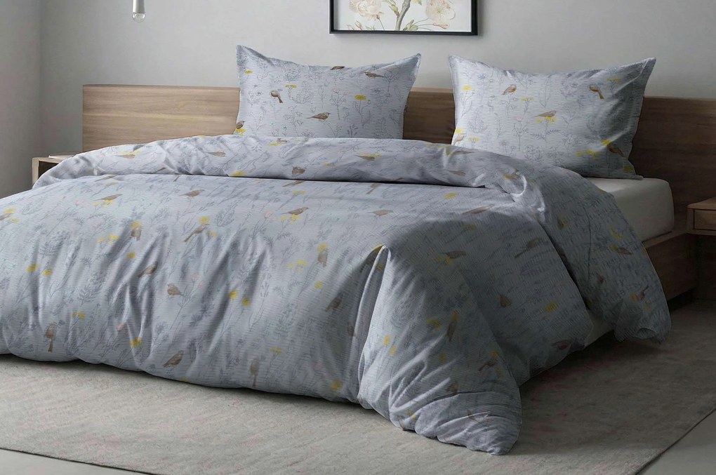 Krepové povlečení Ptáčci v kvítí - světle modré Velikost: 140 x 220 + 70 x 90