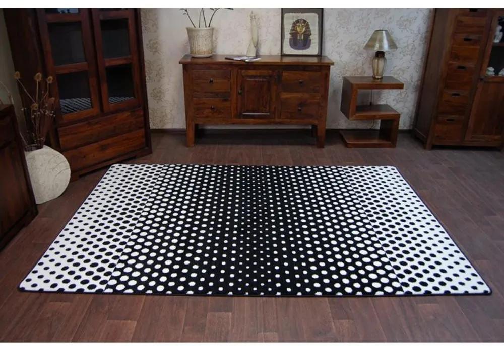 Kusový koberec Puntíky černý 140x190cm