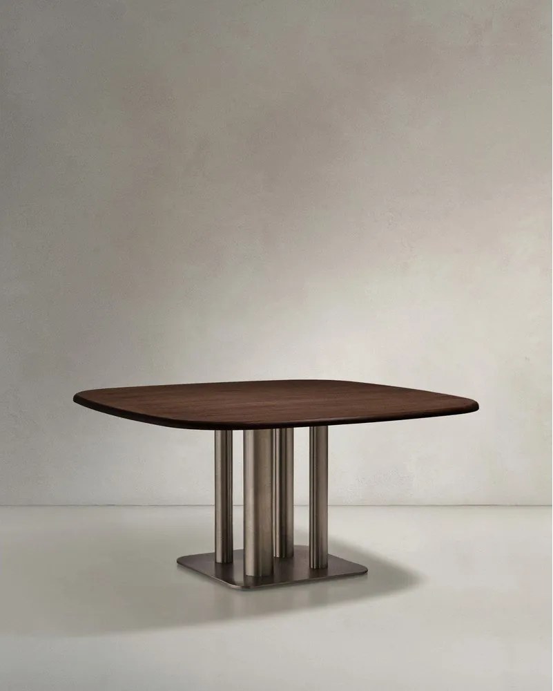 Jídelní stůl v dekoru ořechu 121x121 cm Melvar – Kave Home