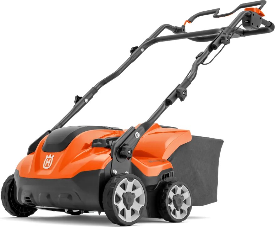 Aku vertikutátor a odmechovač Husqvarna S 138i s baterií a nabíječkou
