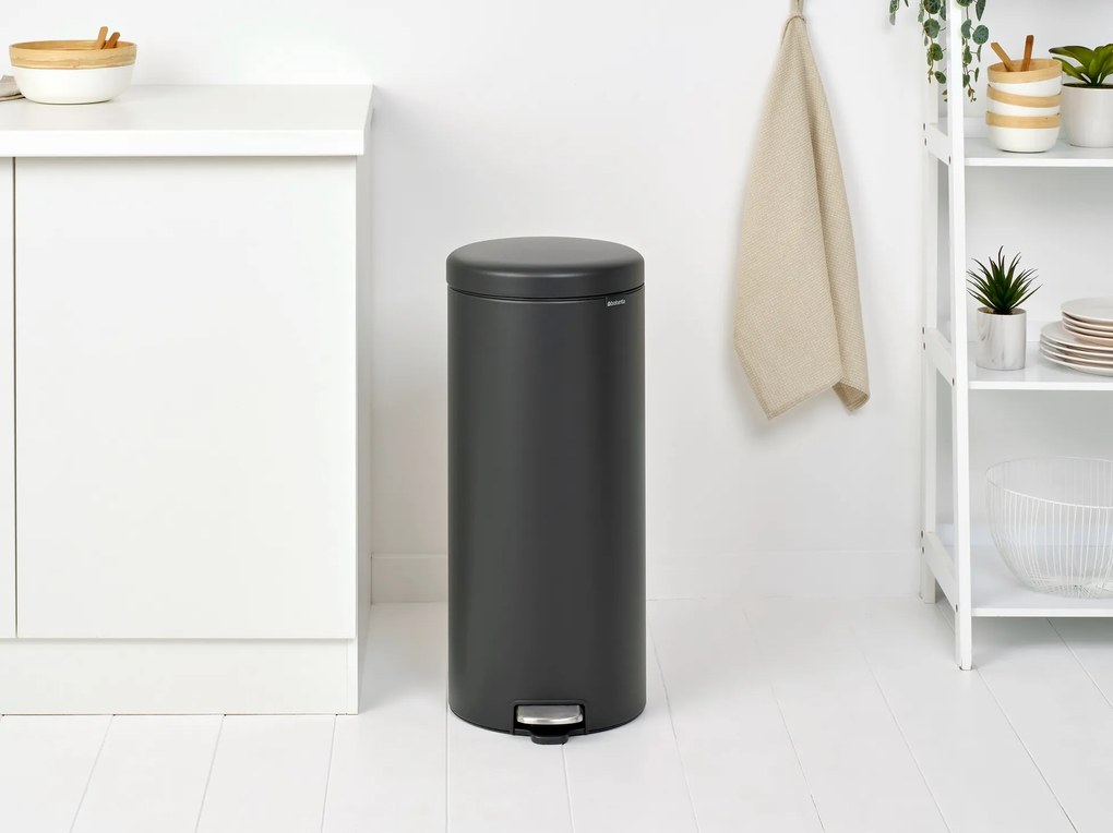 Brabantia Pedálový koš NewIcon 30L minerálně tmavě šedá