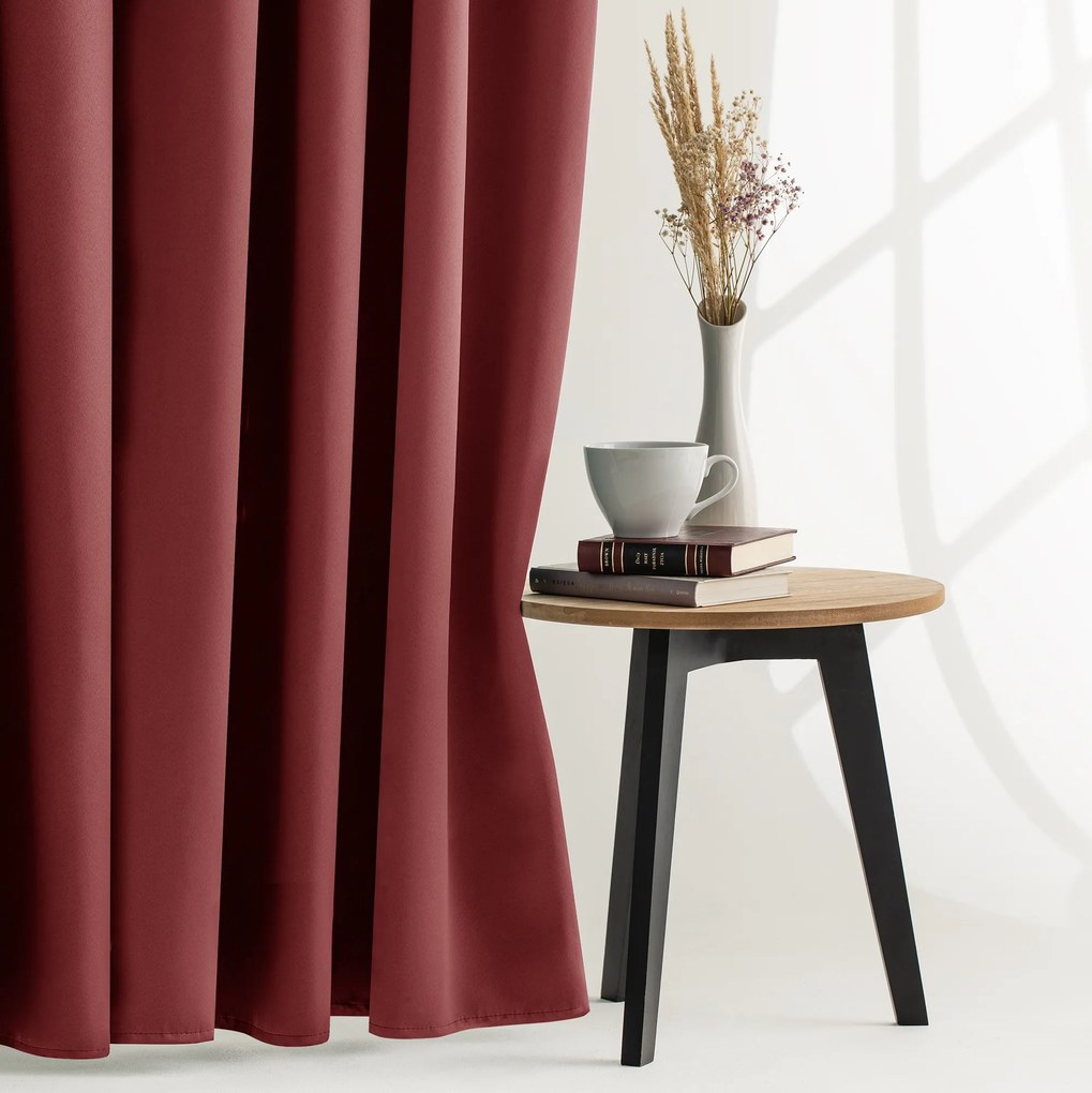 Závěs AmeliaHome Blackout s průchodkami 140x245 cm růžové víno