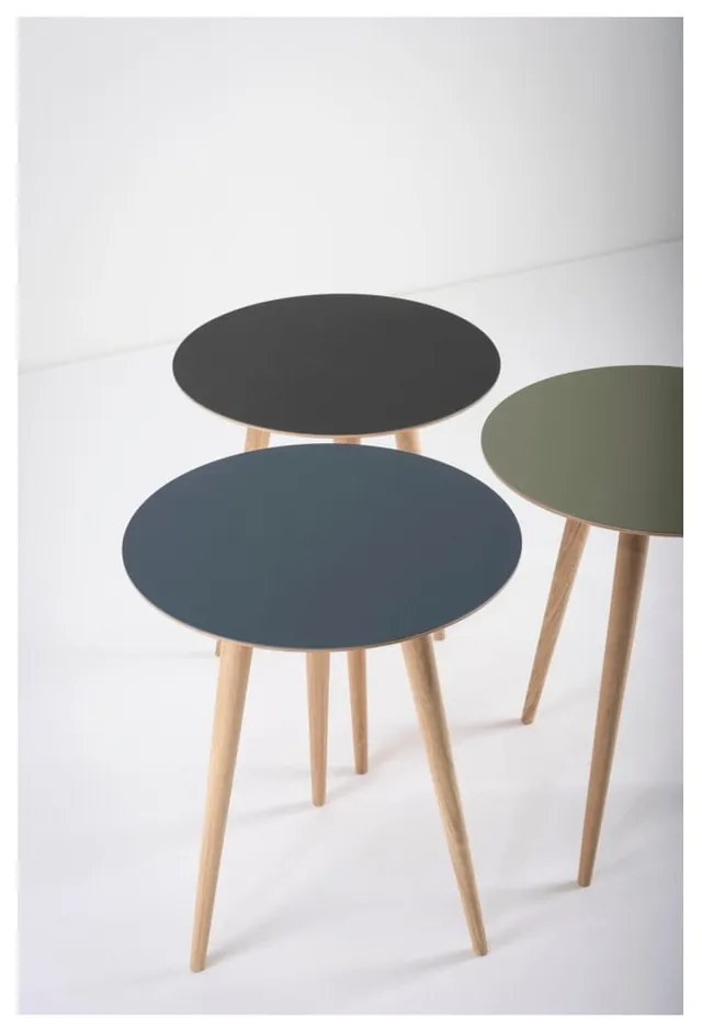 Odkládací stolek z dubového dřeva s černou deskou Gazzda Arp, ⌀ 45 cm