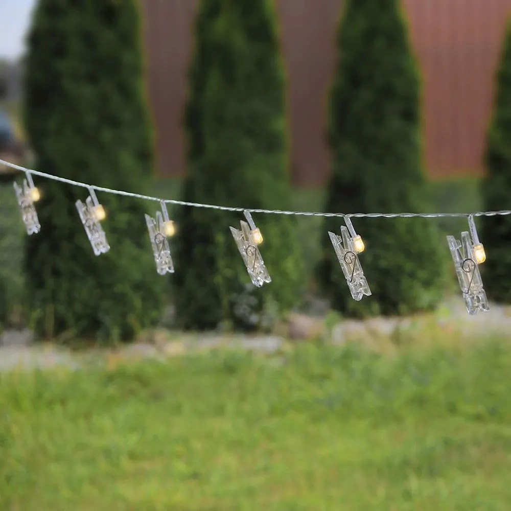 Transparentní LED světelný řetěz ve tvaru kolíčků DecoKing Pin, 40 světýlek, délka 6,35 m