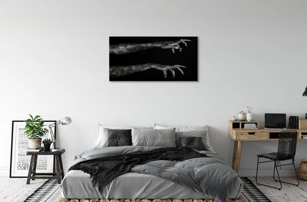 Obrazy na plátně Černé pozadí špinavé ruce 140x70 cm