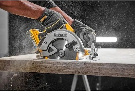 Aku kotoučová pila DeWALT DCS570H2T-QW, 2x XR POWERSTACK 5,0 Ah (064103)