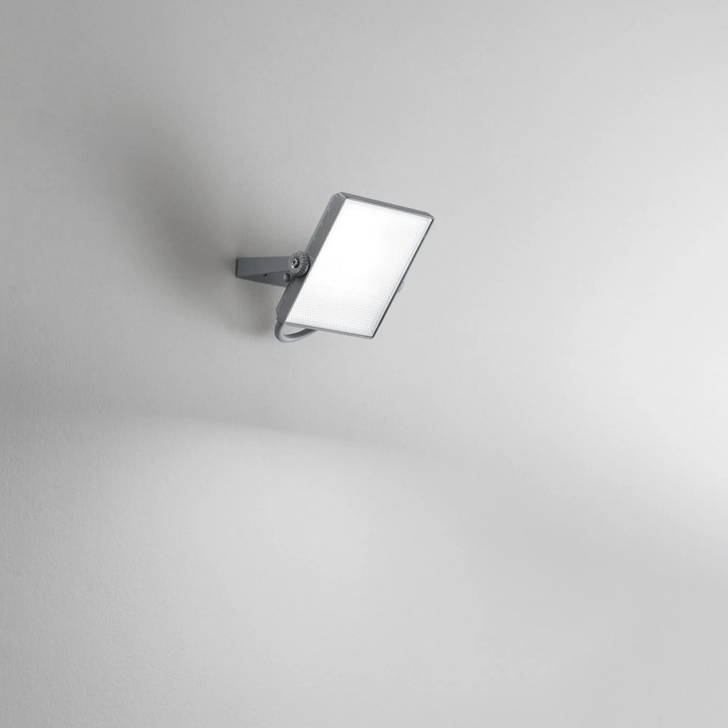 FAN LED-AXEL-20-SIL Venkovní reflektor LED, 20 W, CCT, stříbrná, IP65 - FANEUROPE