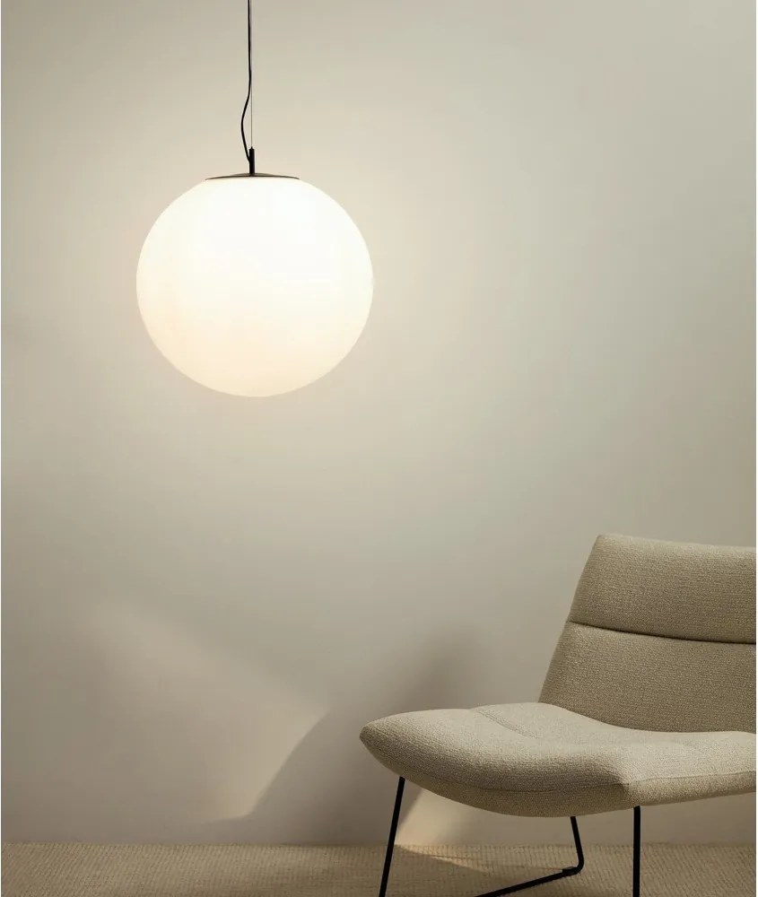Bílé/černé kovové závěsné svítidlo se skleněným stínidlem ø 50 cm Brisia – Kave Home