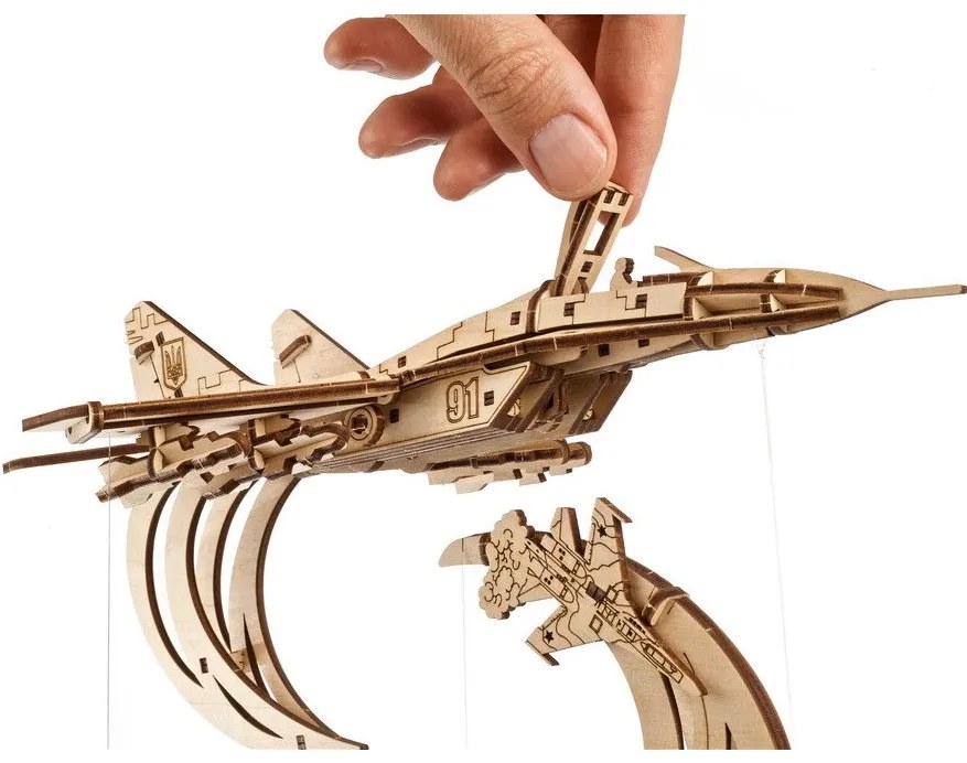Ugears 3D dřevěné mechanické puzzle The Ghost of Kyiv