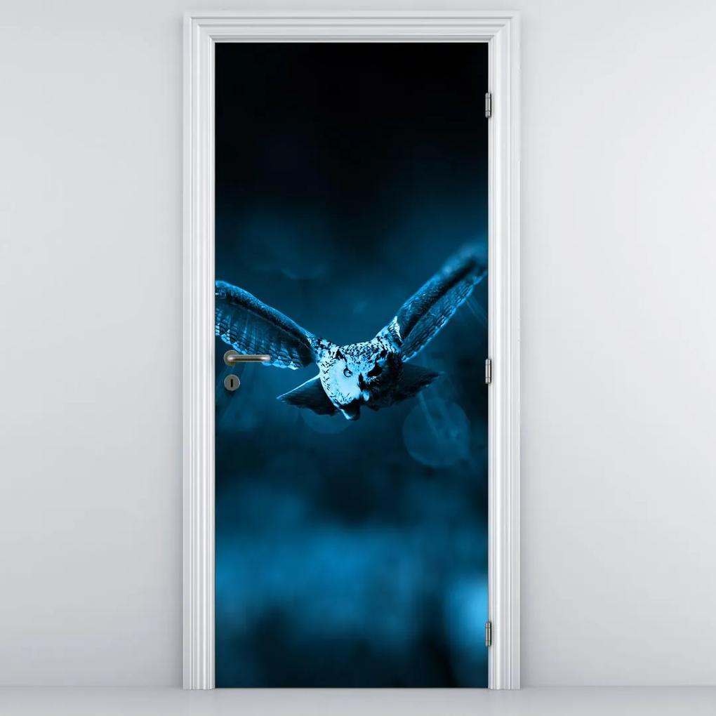 Fototapeta na dveře - Letící sova (95x205cm)