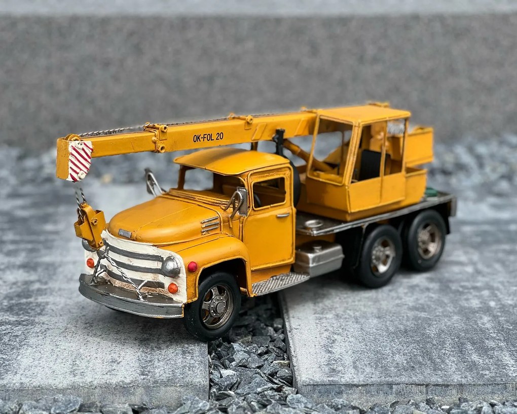 Plechový model - Mobilní jeřáb