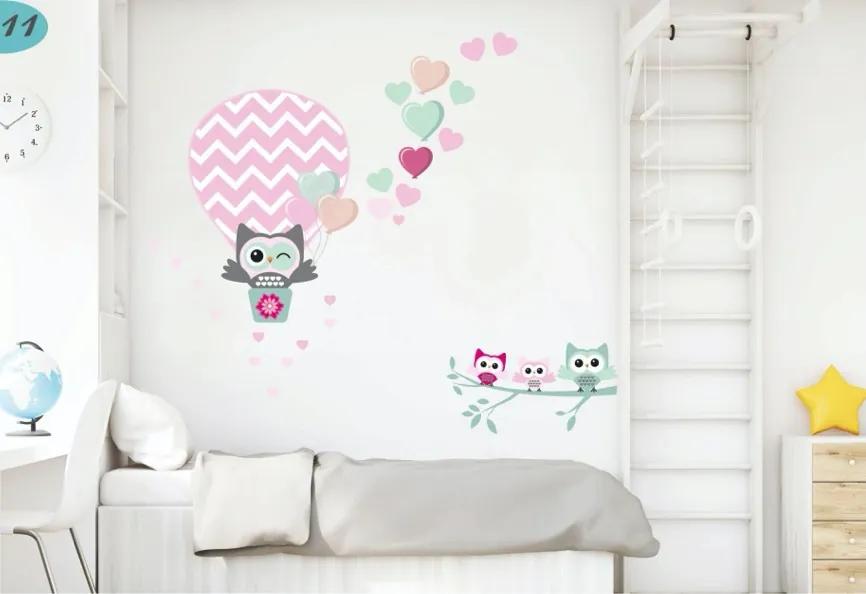 Okrasná nálepka na zeď do dívčího pokoje zamilovaná sovička 100 x 200 cm