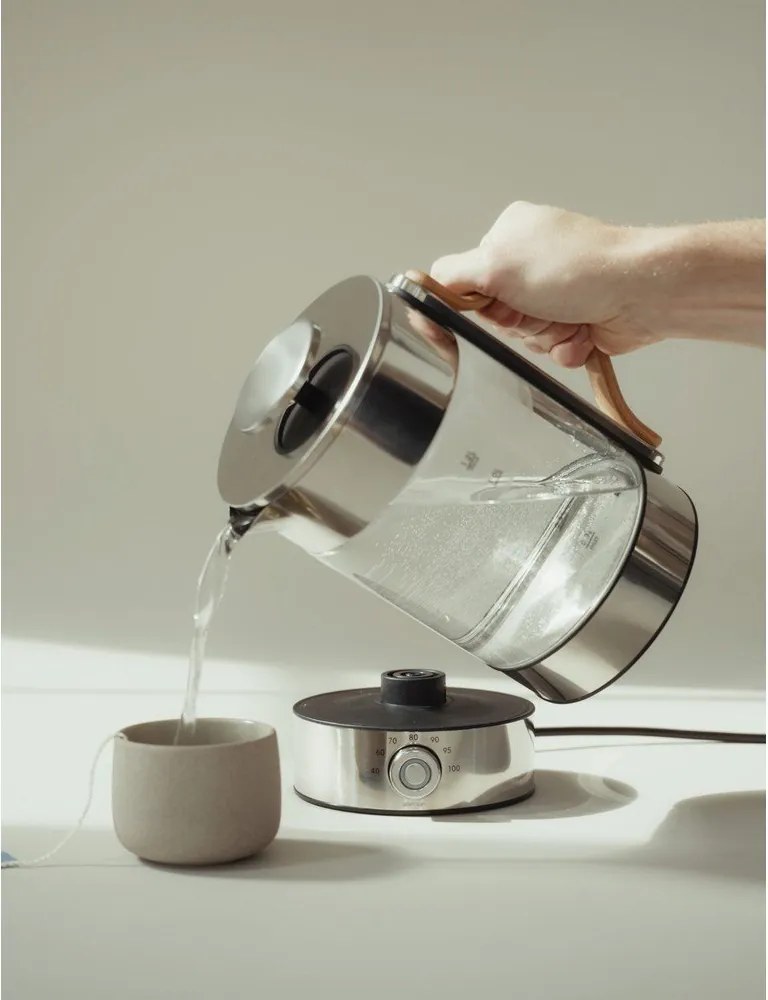 Skleněná rychlovarná konvice ve stříbrné barvě 1,2 l Emma – Stelton
