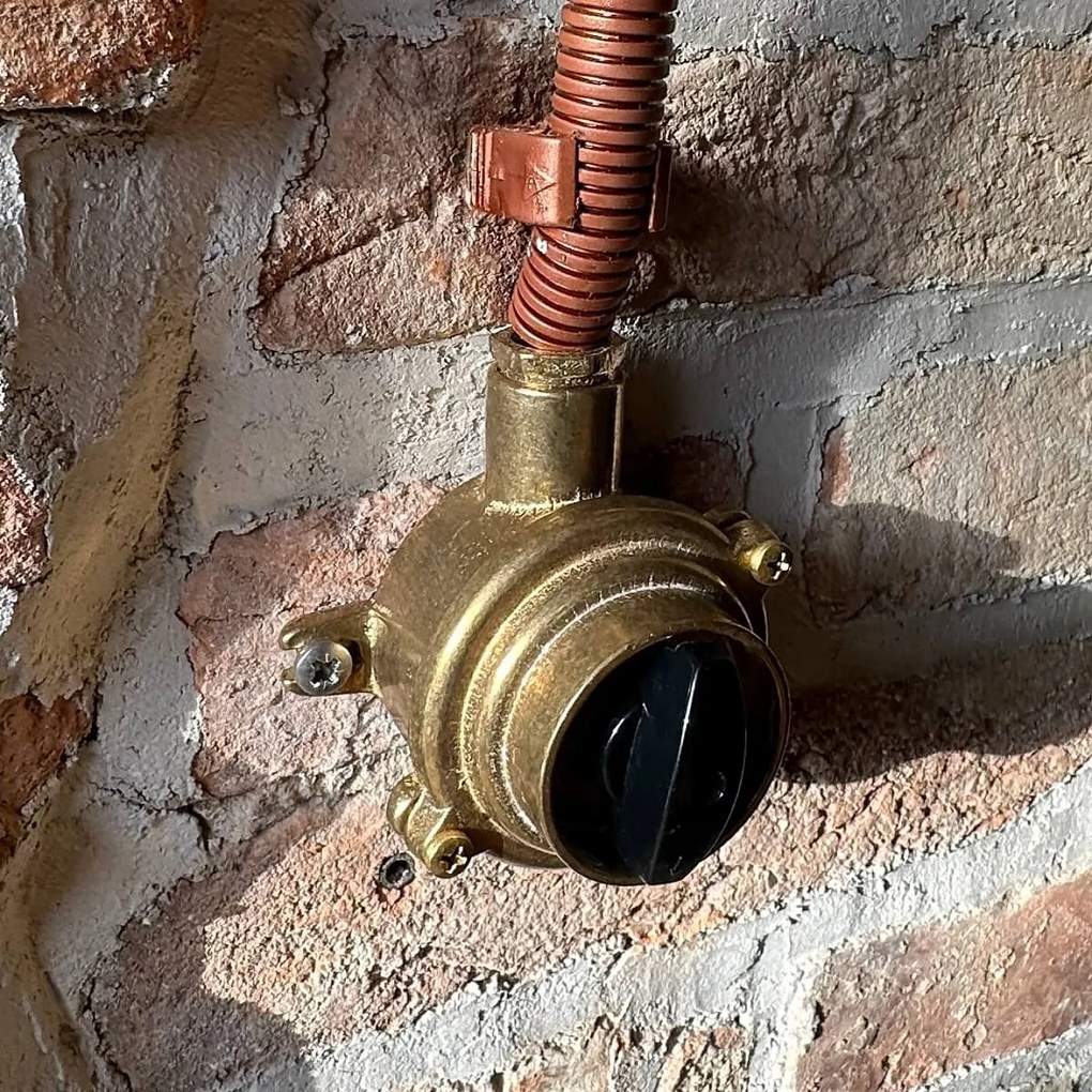Otočný retro vypínač z mosazi BRASS AN1