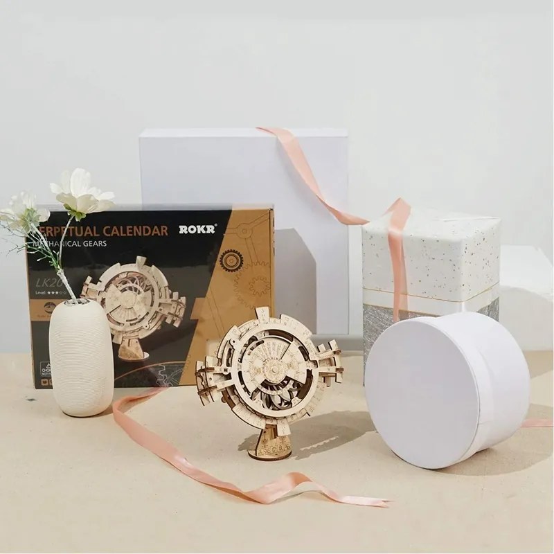 RoboTime 3D dřevěné mechanické puzzle Stolní kalendář