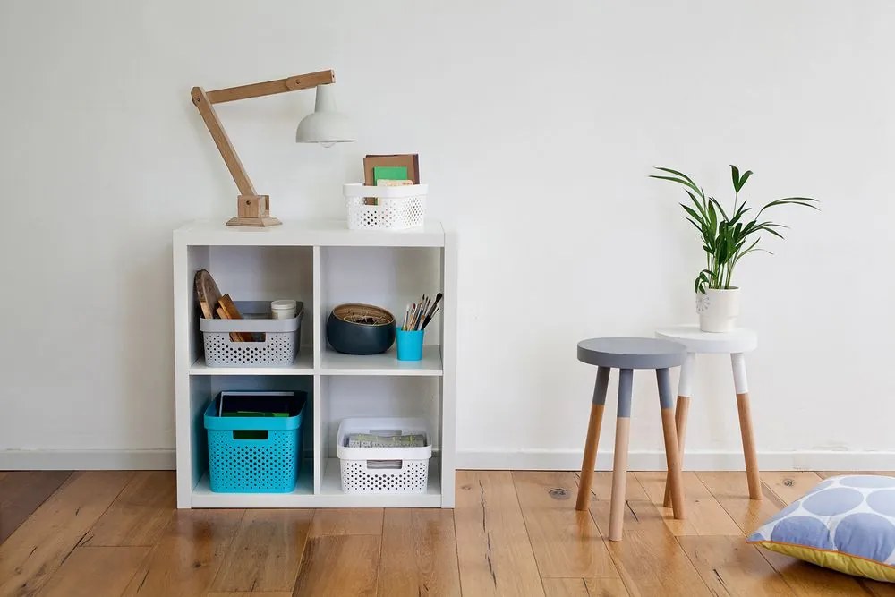 Curver Úložný box s víkem a puntíky Infinity 17 l bílá