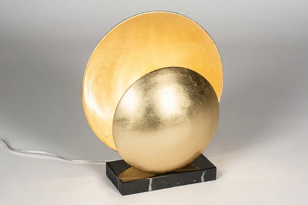 Stolní lampa z mramoru černé a zlaté v elegantním designu