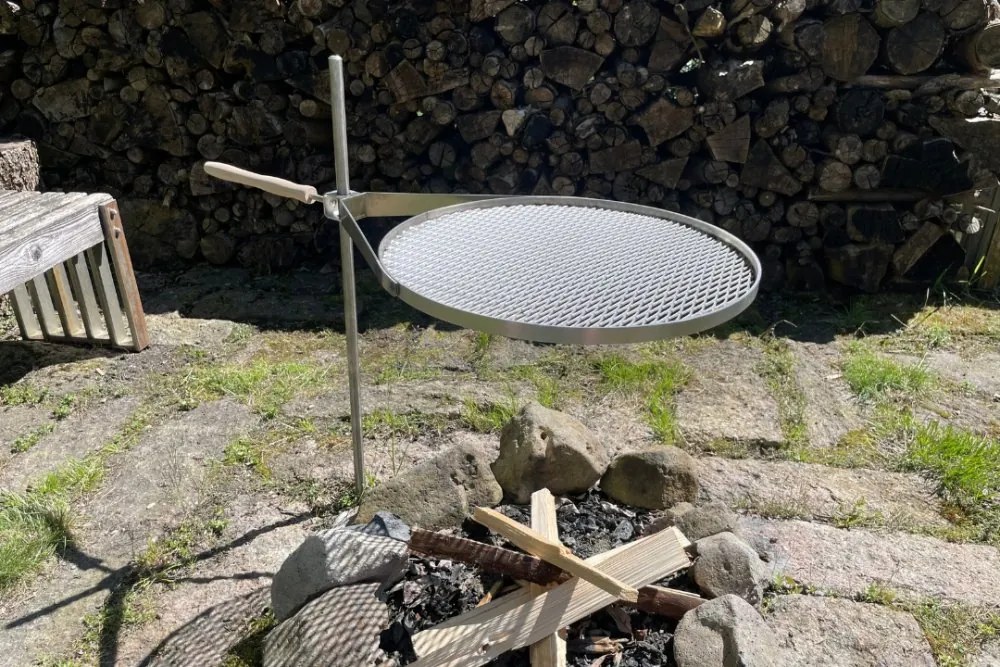 Grilovací rošt NEREZ polohovací Ø 50 cm ✔ Rošt se zemním pouzdrem