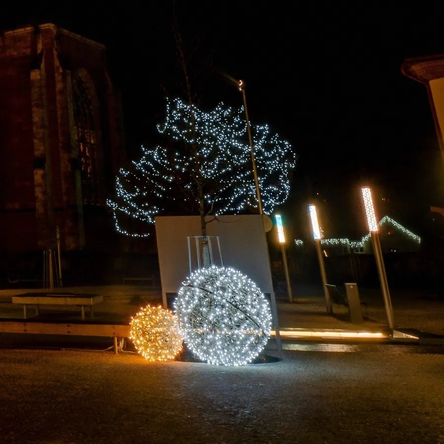 3D LED svítící koule na zahradu, pr. 60 cm, teple bílá, černý kabel, IP67, hliník, Easy fix