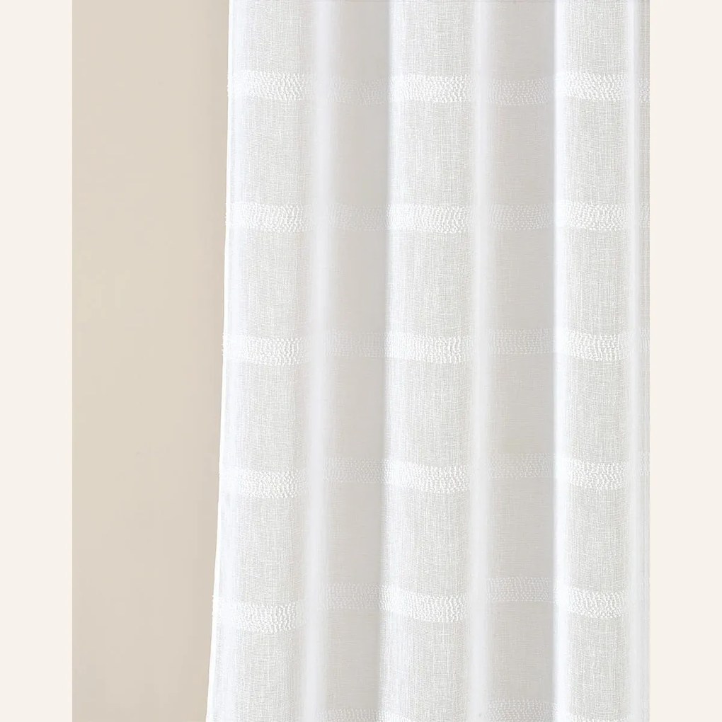 Kvalitní bílý závěs Maura se závěsnými kroužky 140 x 280 cm