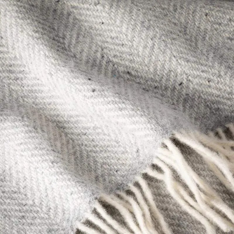 Deka XXL Merino vlna / kašmír Pale Grey & Cream Herringbone 220 x 136 cm John Hanly