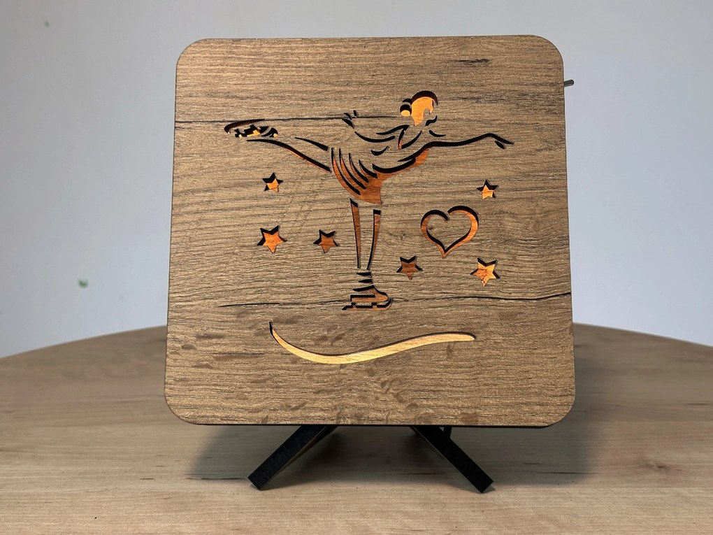 Li-Go "Krasobruslařka" lampa 19x19cm provedení povrchu: dub světlý