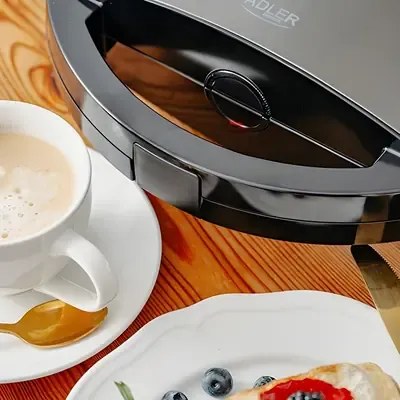 Adler AD 3069 černá / Sendvičovač / 750 W / 2 sendviče