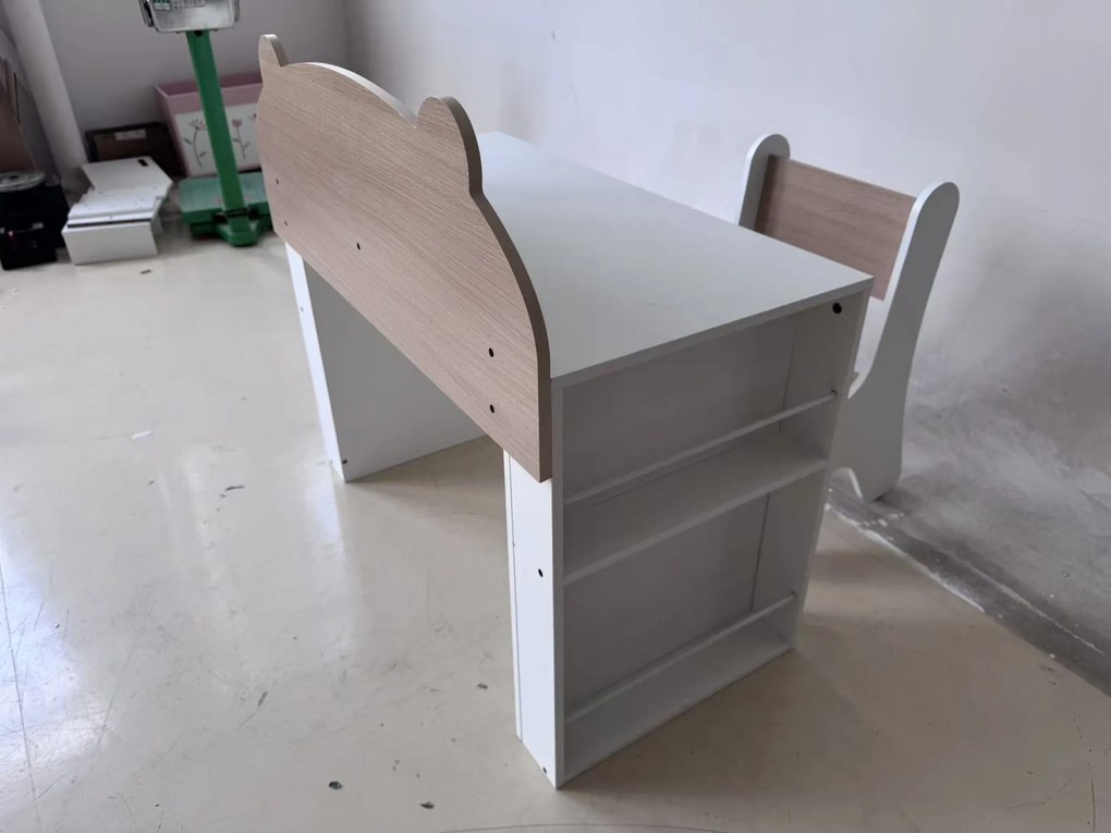 AIYAPLAY dětský stůl se židlí 2dílná dětská sezení s knihovnou a úložným prostorem, design medvěd pro děti 3-8 let, bílé